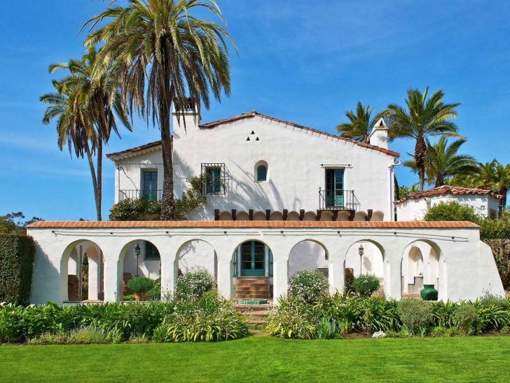 Historic Landmarks in Santa Barbara | Santa Barbara Courthouse
